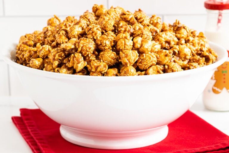 Ridiculously Easy Gingerbread Caramel Corn (with free printable labels ...
