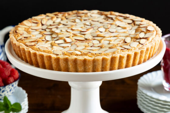 Ridiculously Easy French Almond Frangipane Tart (Tarte Frangipane aux ...
