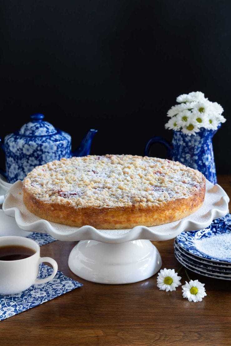 Italian Raspberry Jam Ricotta Crumb Cake (Torta Sbrisolona) - The Café ...