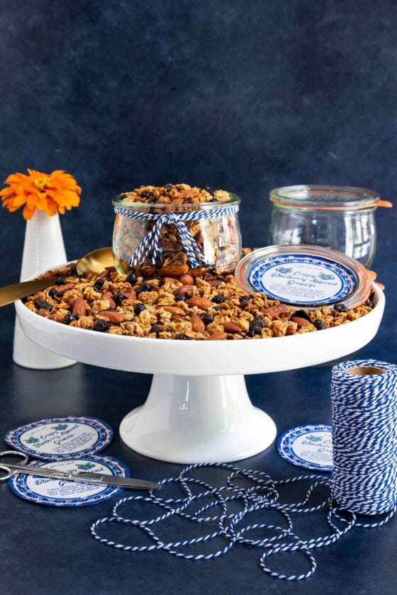 Crispy Blueberry Almond Granola (free printable labels for gifts) - The ...